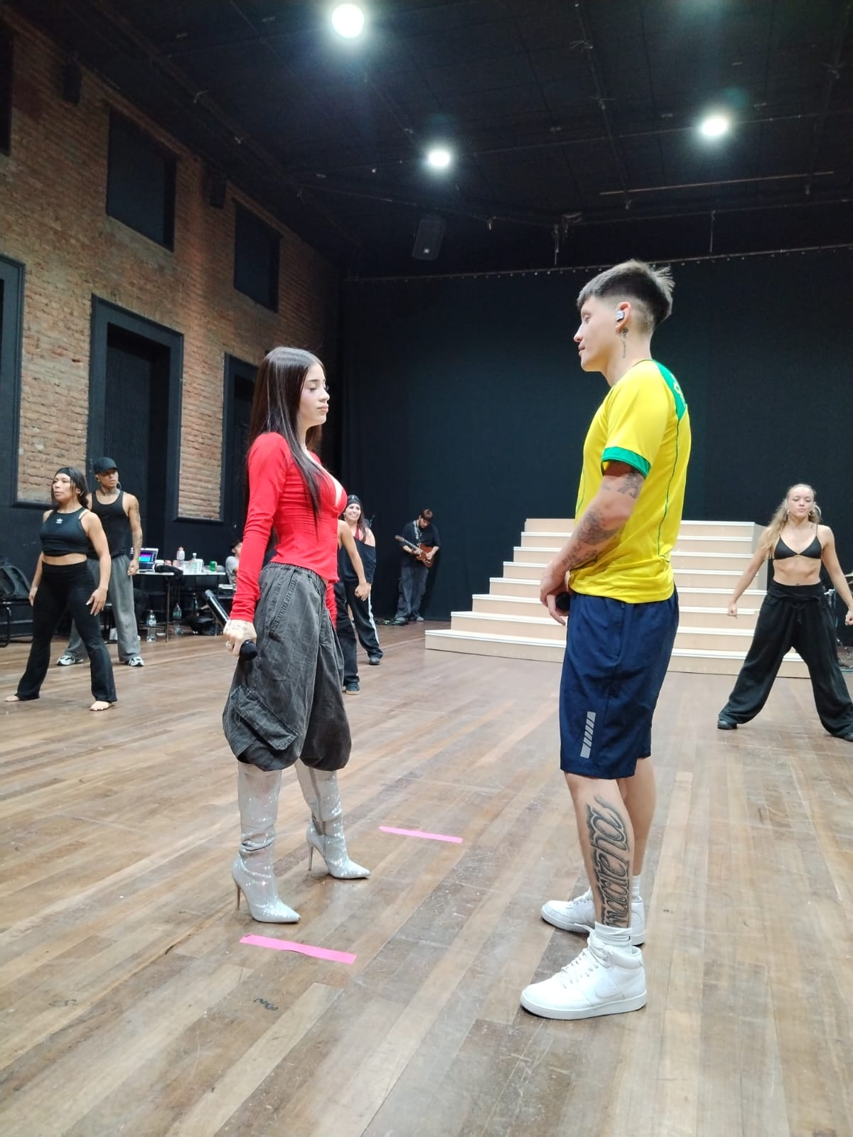 Dir. Annie Murath participa en asesoramiento vocal a Kidd Voodoo ...